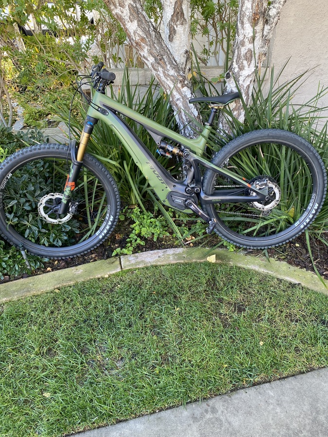 2021 Pivot Shuttle XTR 29"