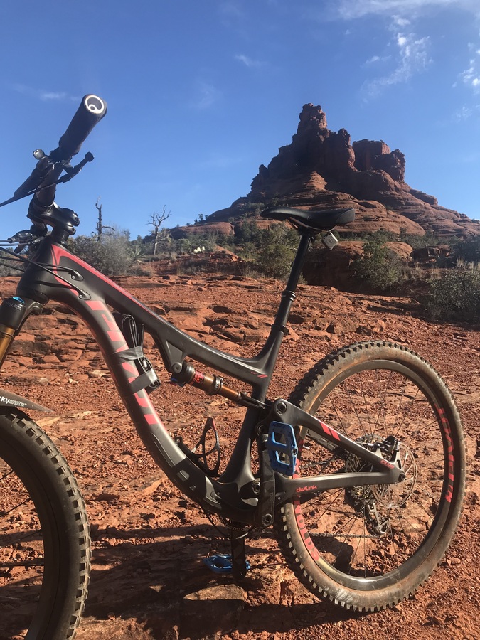 2017 Pivot Switchblade