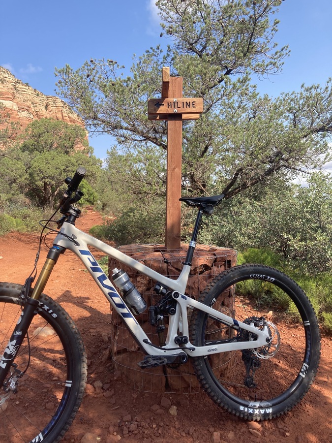 2021 Pivot Switchblade