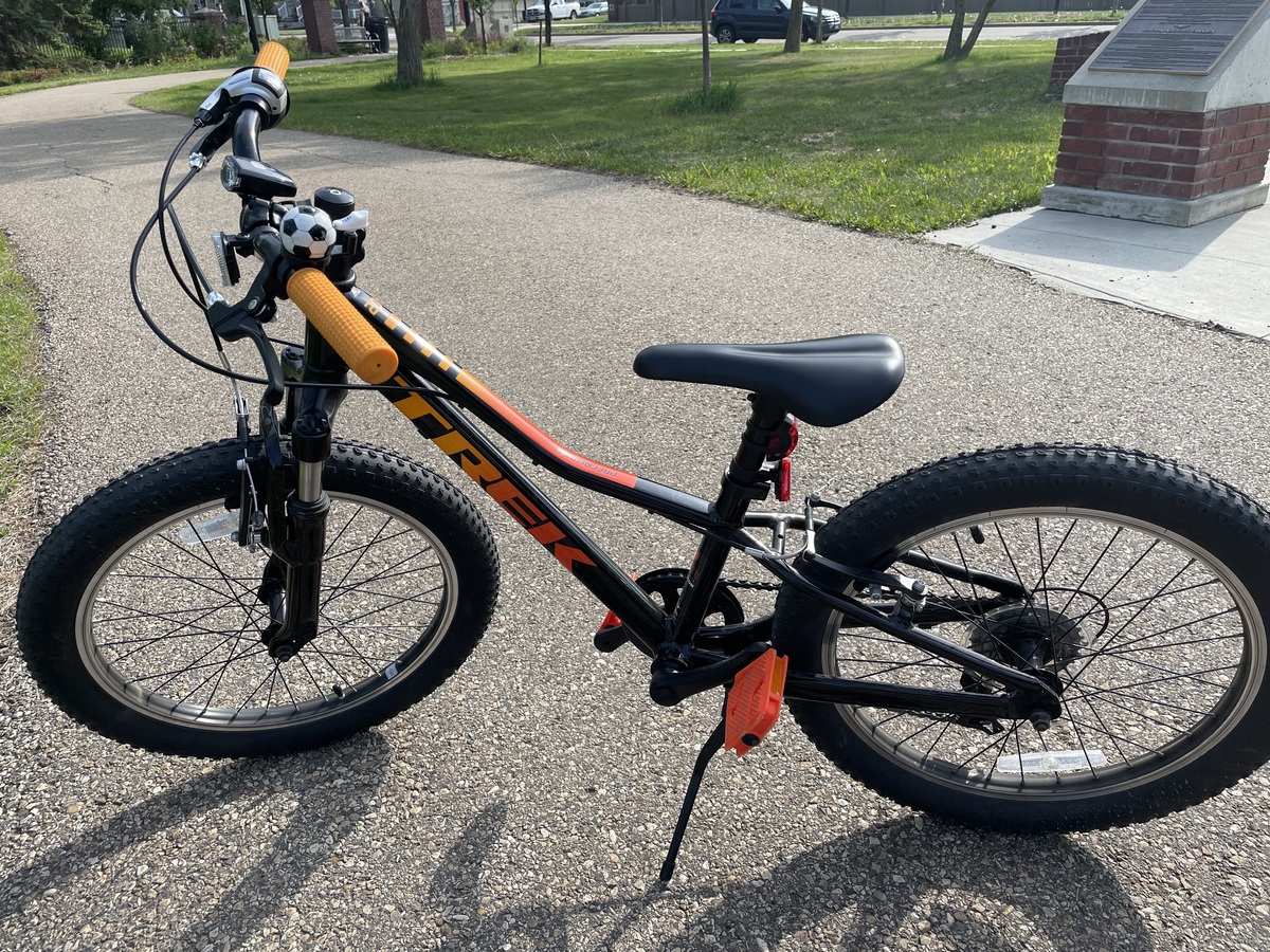 2023 Trek Precaliber 20”