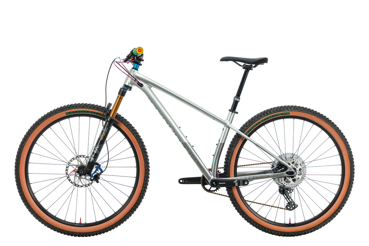 2022 Specialized Fuse M4