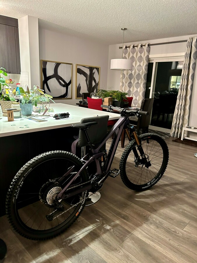 2023 Transition Bikes Spire Carbon