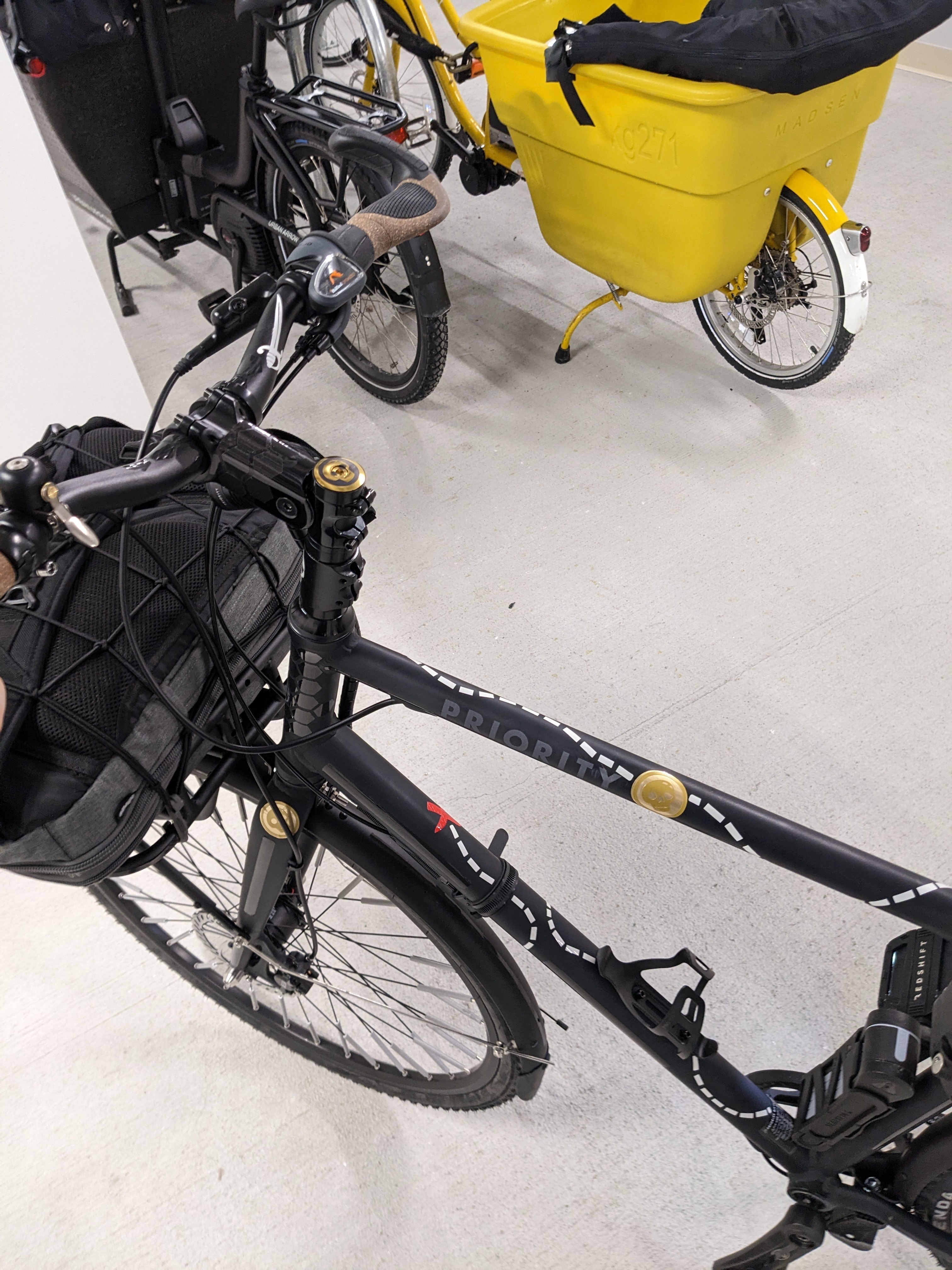 2022 Priority Bicycles Continuum Onyx