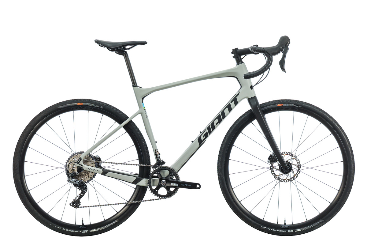 2021 Giant Revolt Advanced