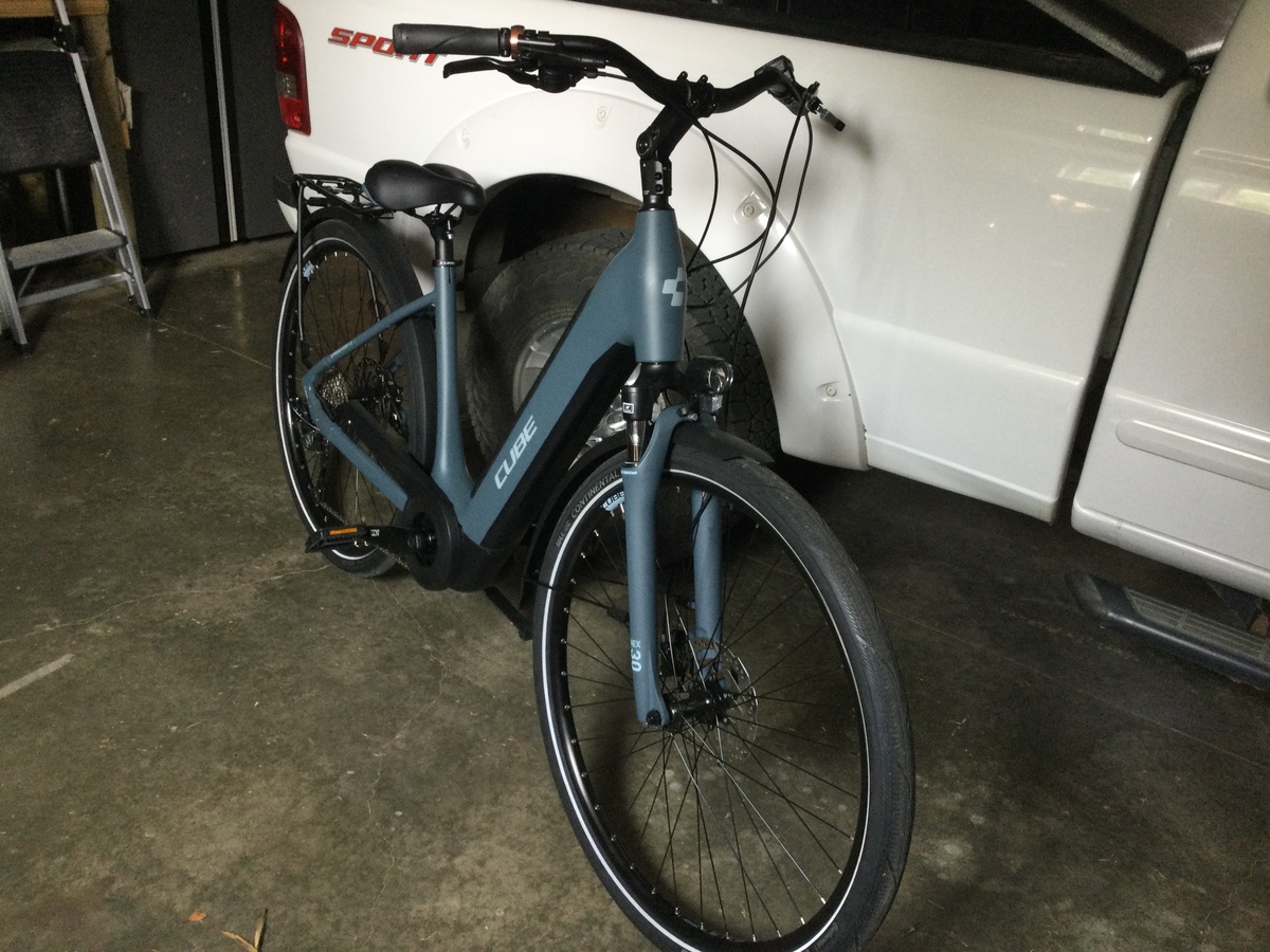 2022 Cube Step through