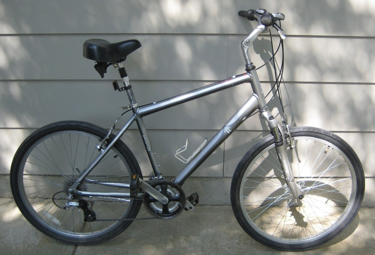 2017 Raleigh Venture 3.0