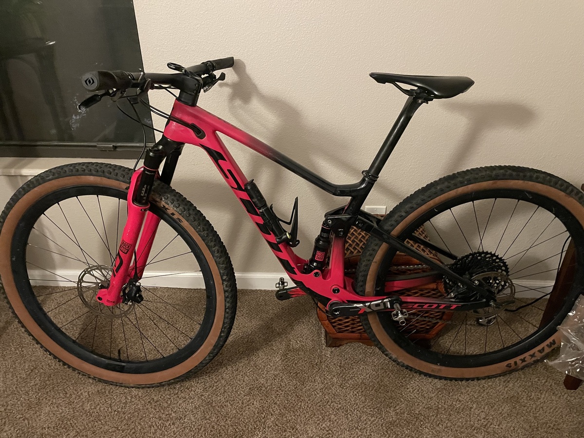 2020 SCOTT Spark RC Contessa 900