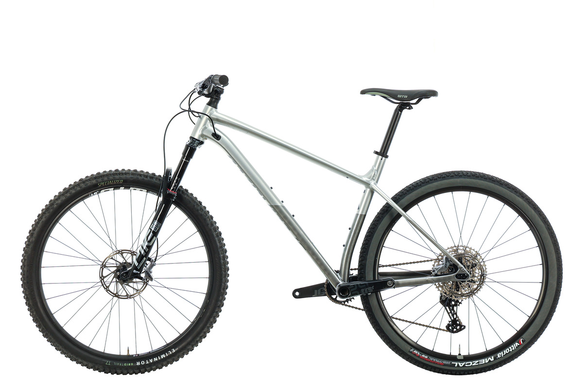 2022 Specialized Fuse M4