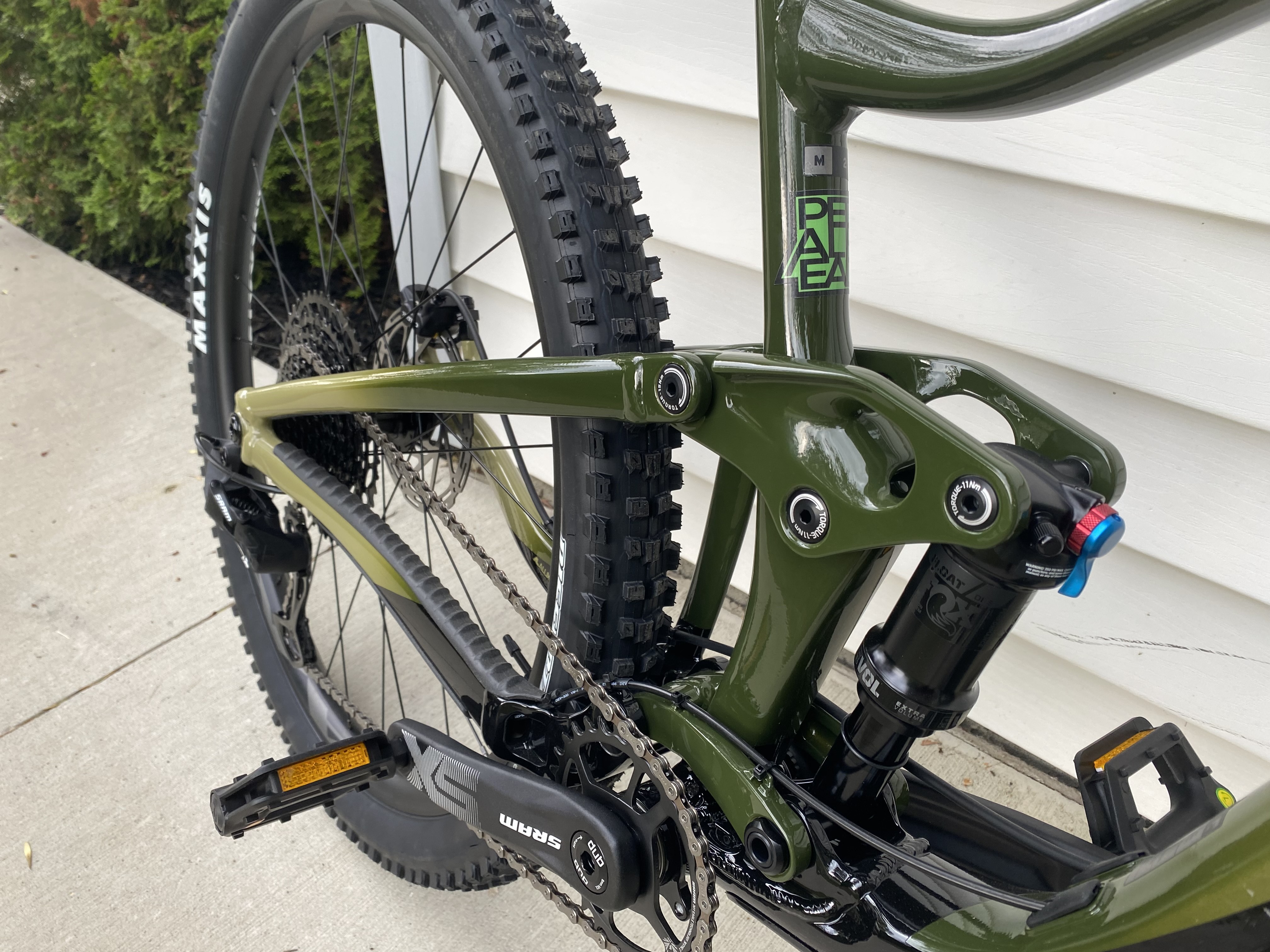 2023 Giant Intrigue 2