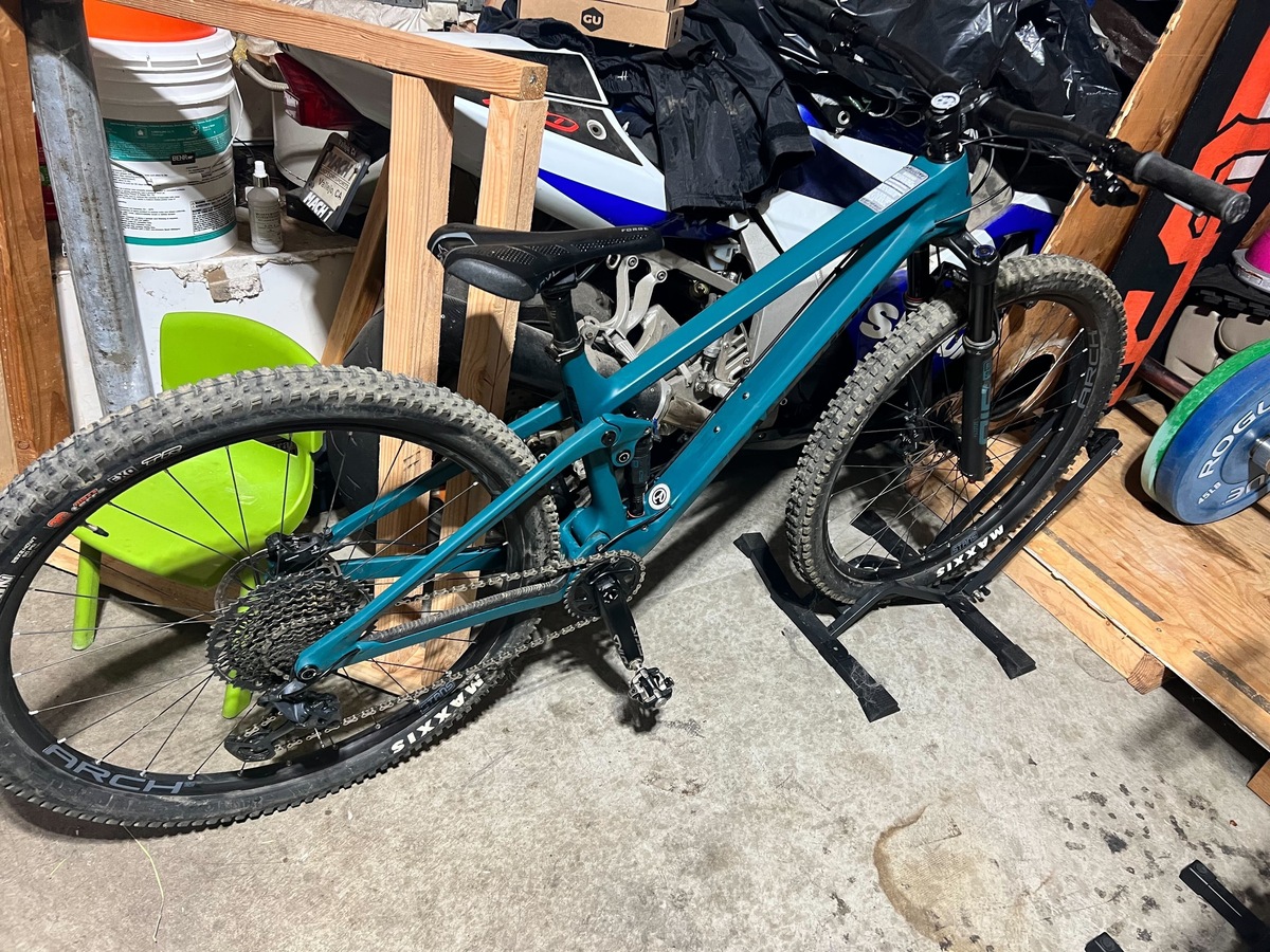 2022 Transition Bikes Spur