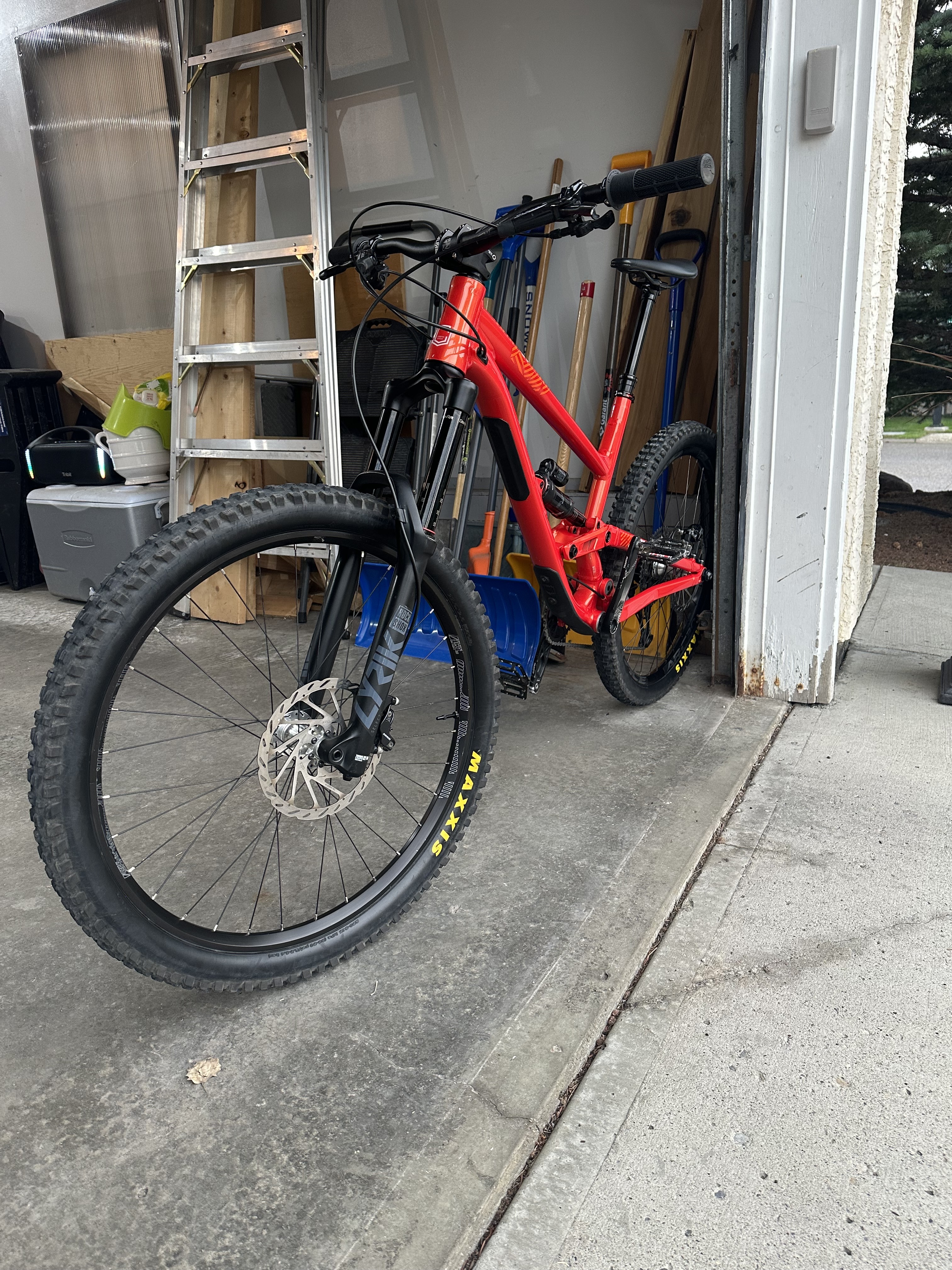 2020 Commencal Bikes Ride Clash