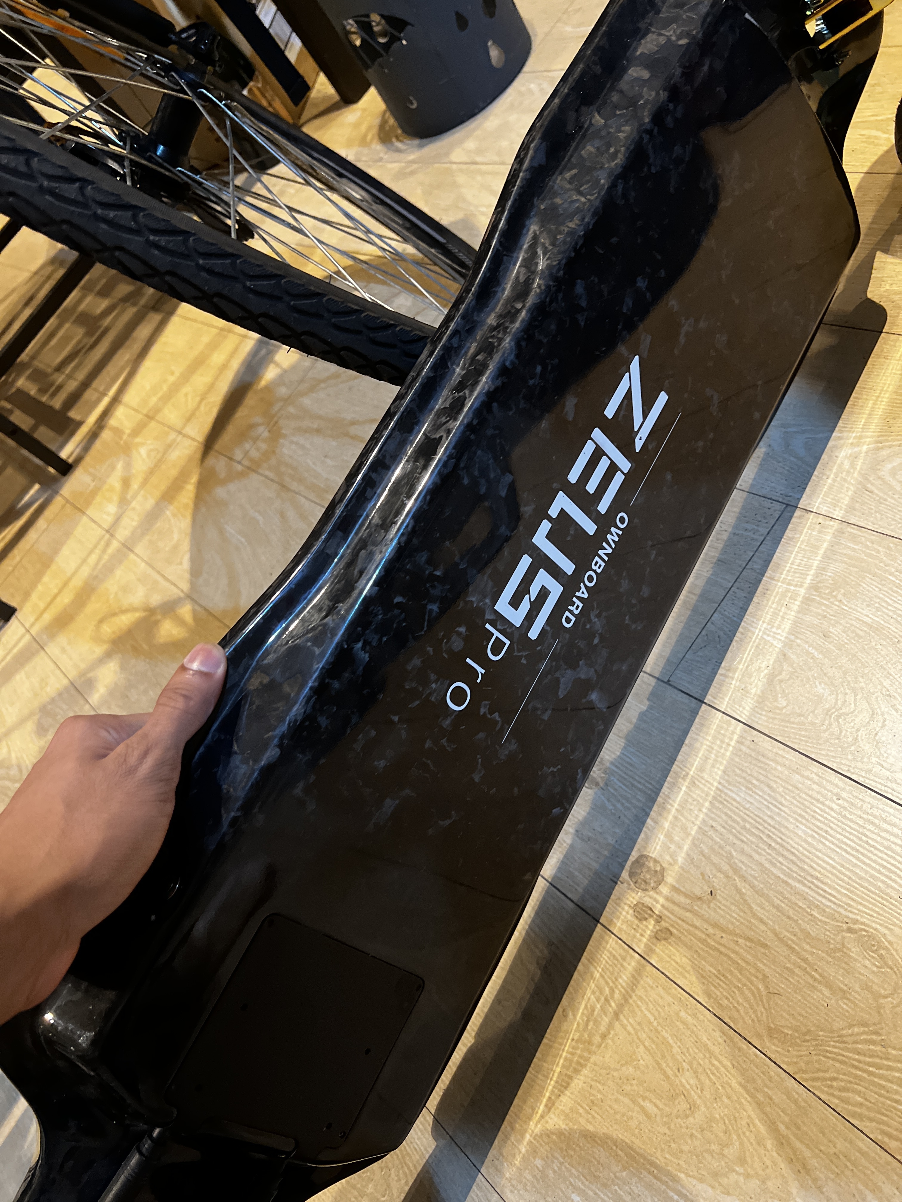 2022 Ownboard Carbon Zeus Pro e-skateboard