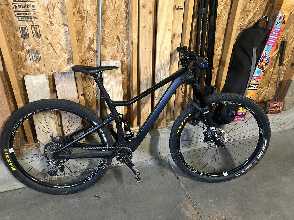 2019 Custom Custom Carbon Fiber based on Scott Spark