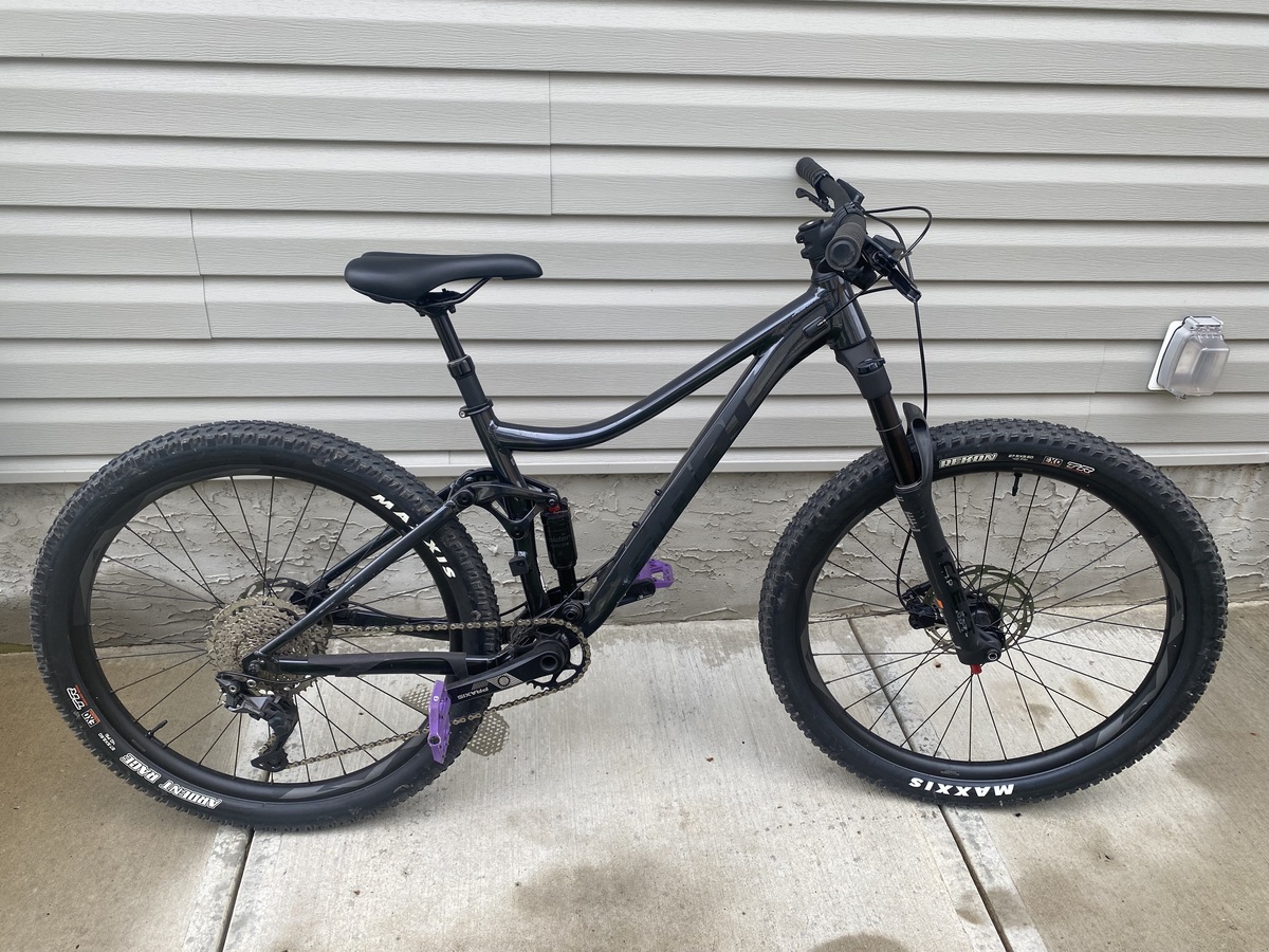 2022 Giant Stance
