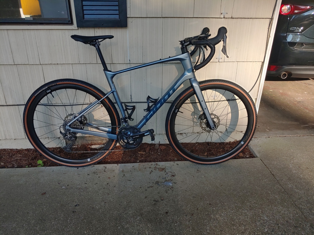 2022 Giant Revolt Advanced 0