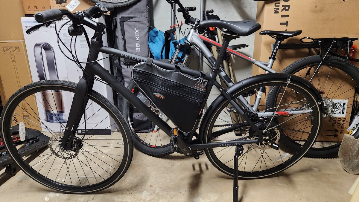 2023 Priority Bicycles Continuum Onyx