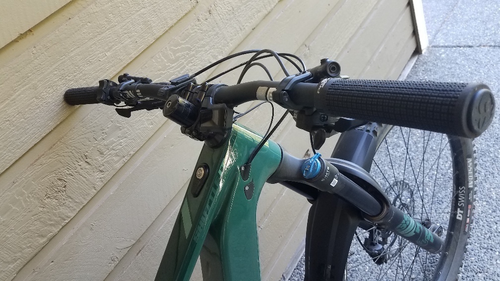 2023 Pivot Shuttle LT