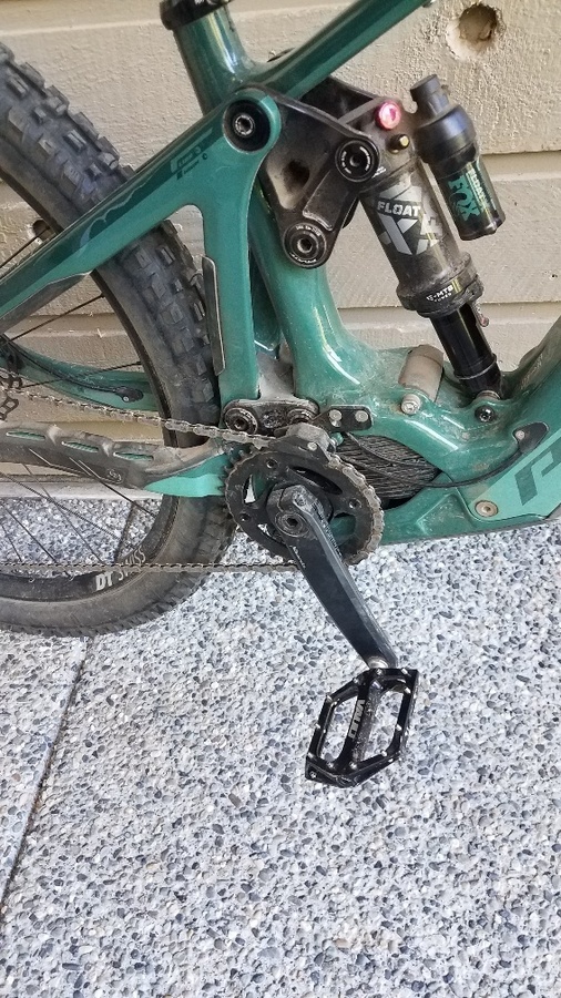 2023 Pivot Shuttle LT