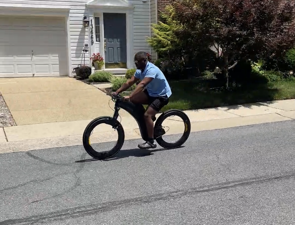 Beeno REEVO HUBLESS E-BIKE