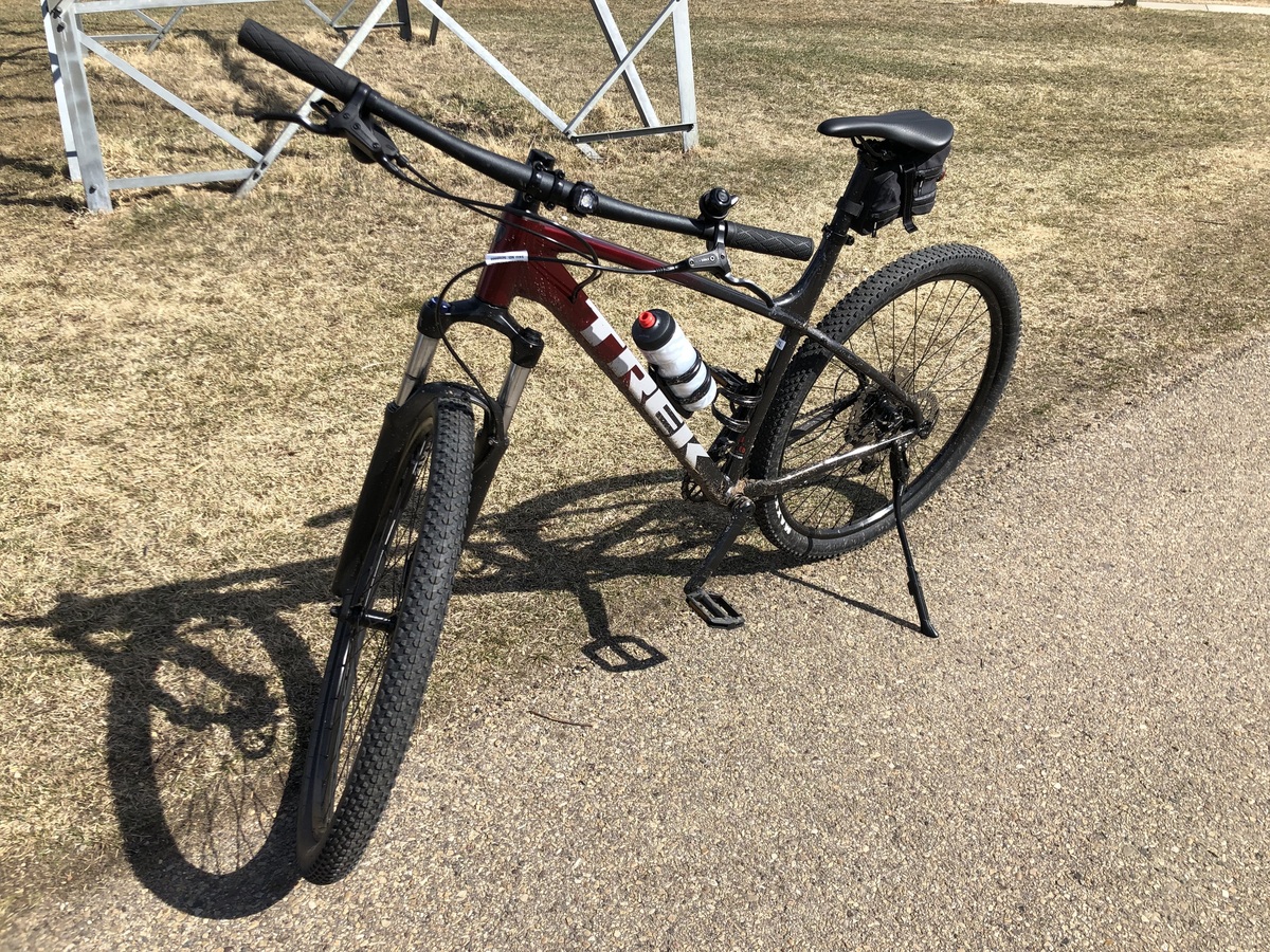 2023 Trek Men’s XL Trek Marlin 6