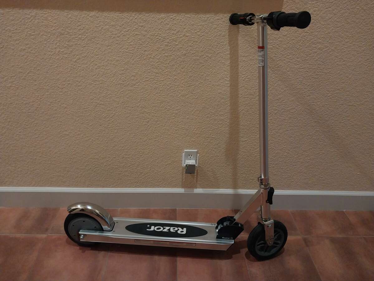 2023 Razor Icon Electric Scooter e-scooter