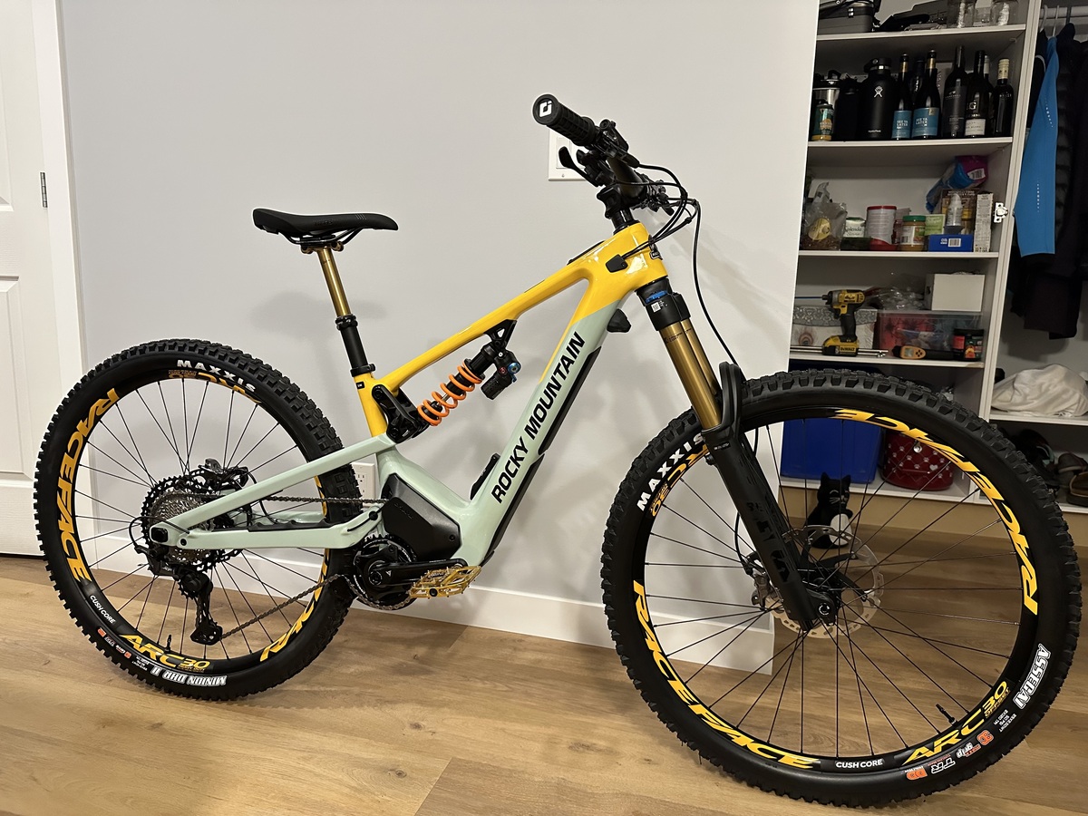 2023 Rocky Mountain Bicycles Altitude Powerplay C90