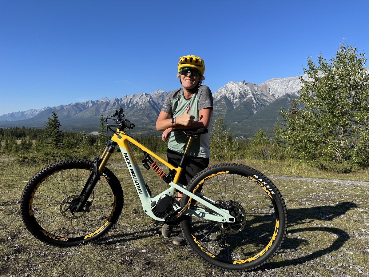 2023 Rocky Mountain Bicycles Altitude Powerplay C90