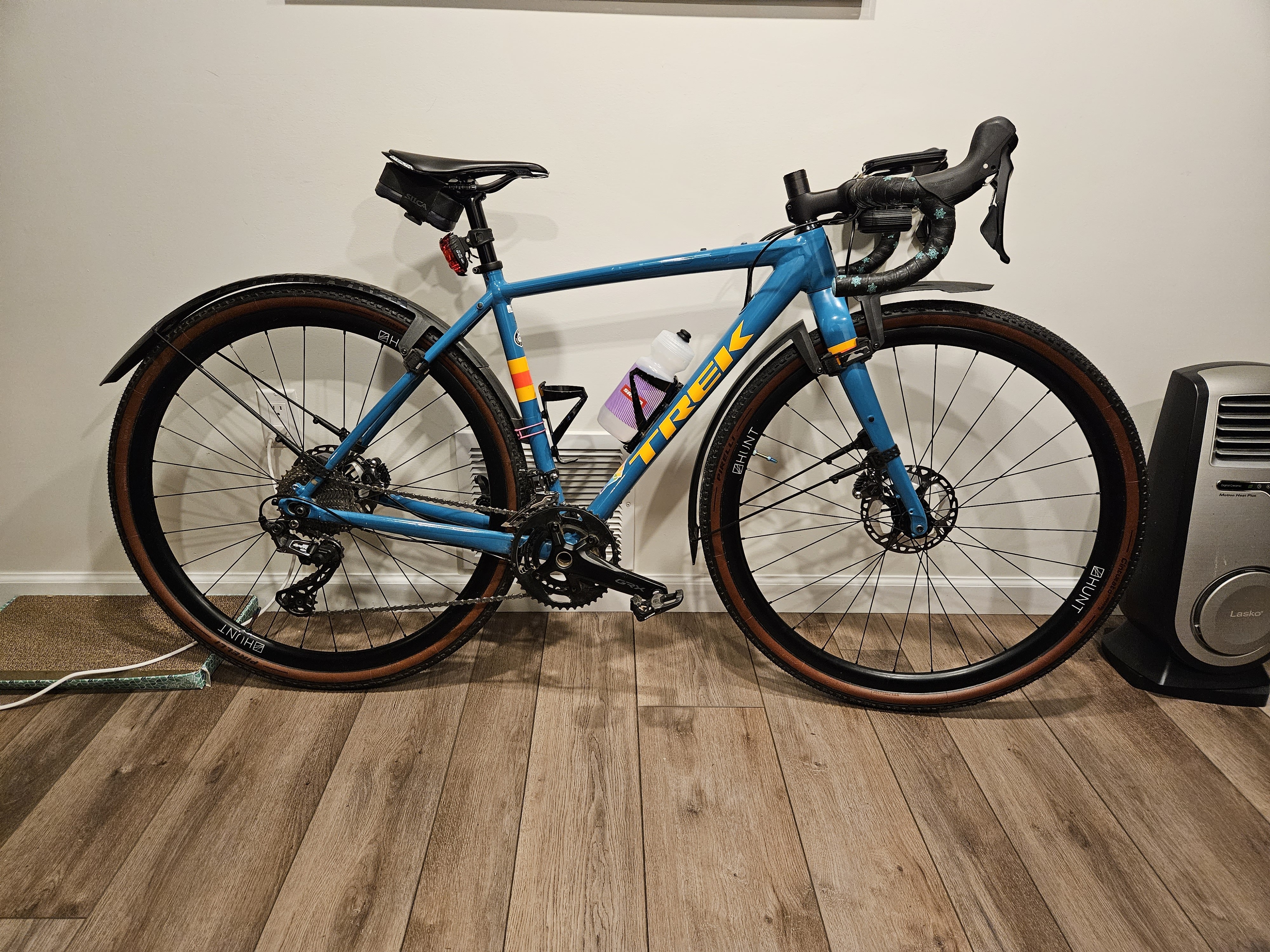 2021 Trek Checkpoint ALR5