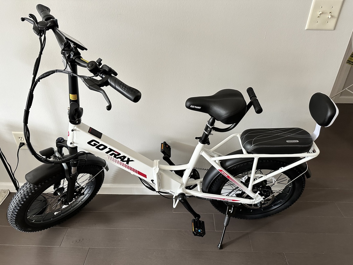 2023 GOTRAX R2 white
