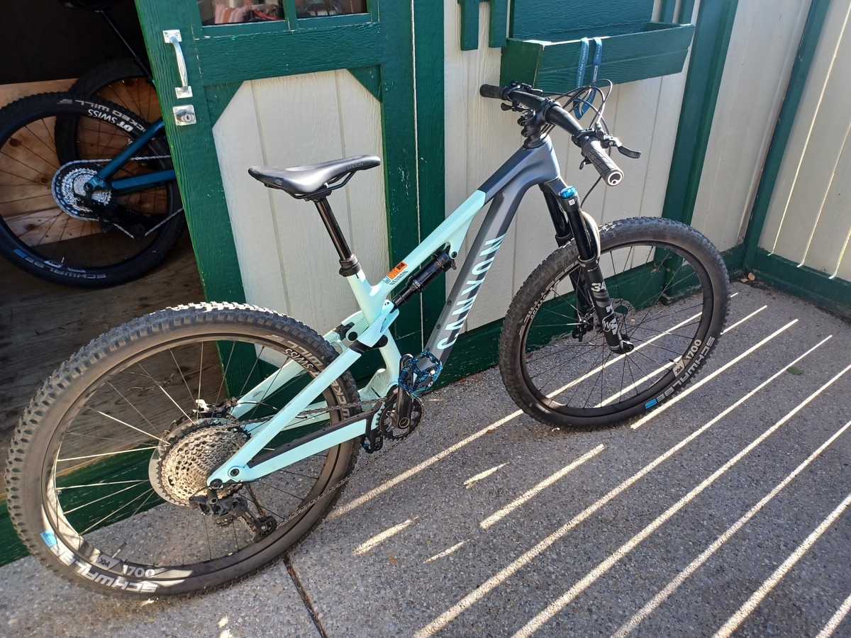 2023 Canyon bicycles Neuron CF8