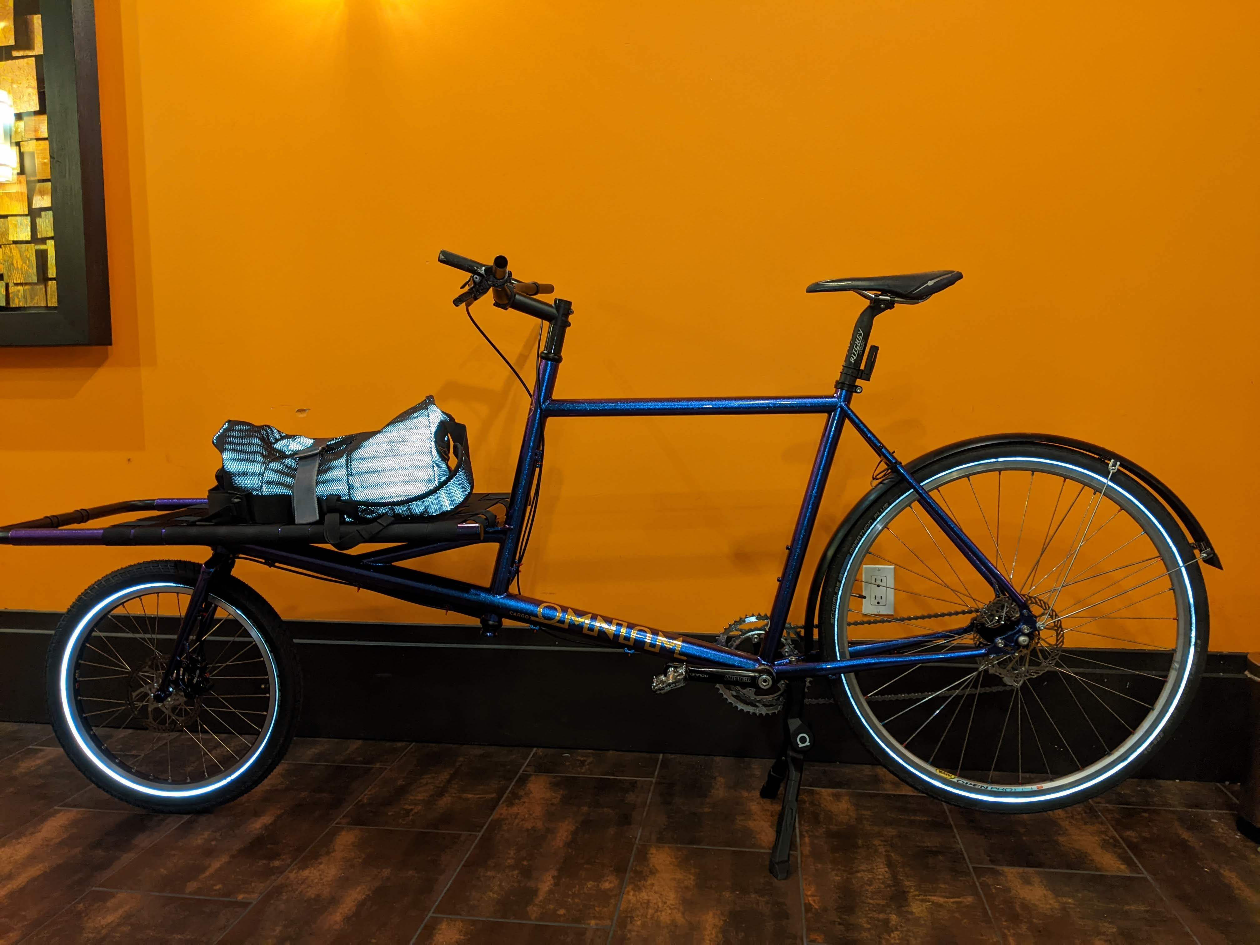 2023 Omnium Cargo cargo bike