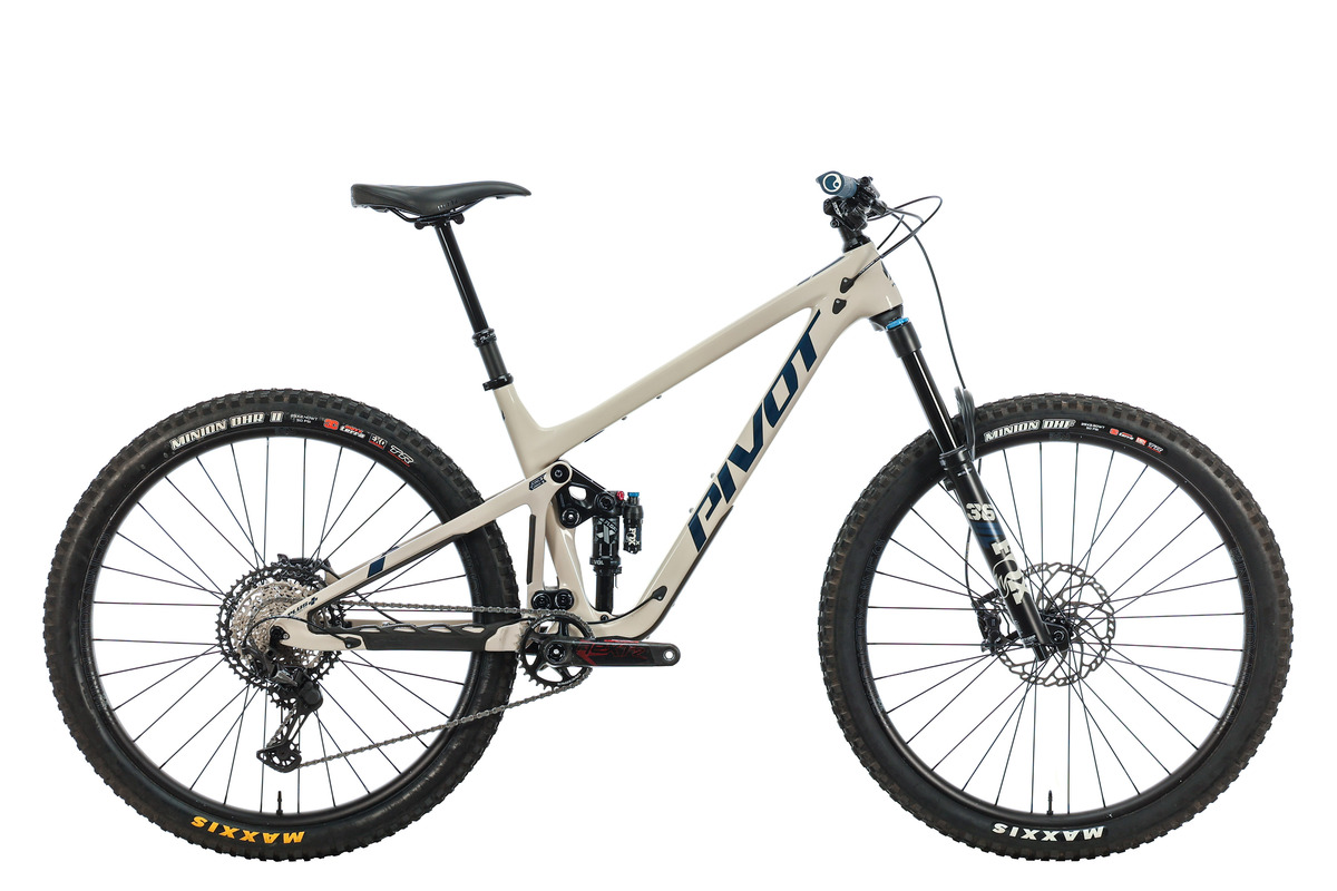 2021 Pivot Switchblade