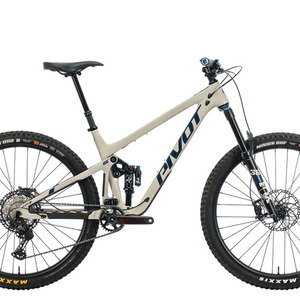 2021 Pivot Switchblade