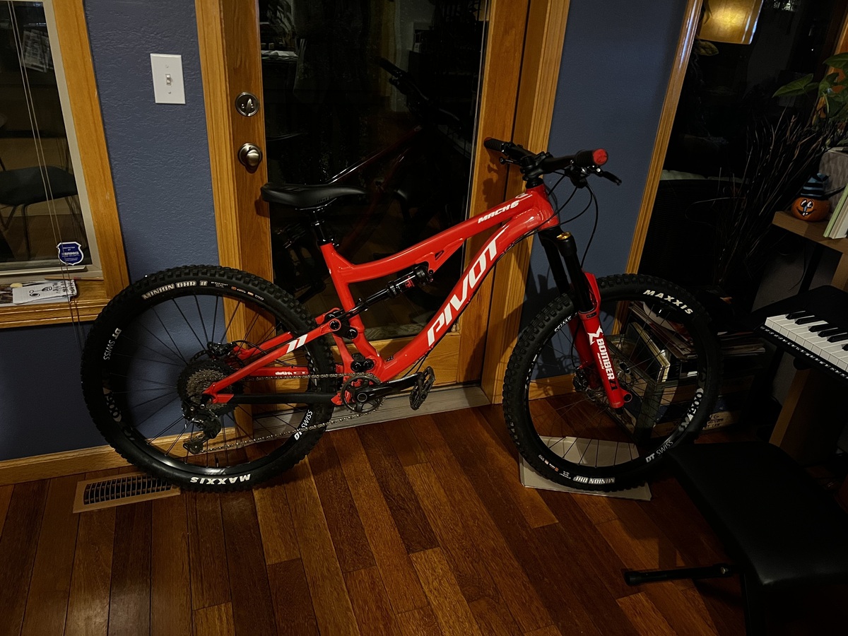 2020 Pivot Mach 6