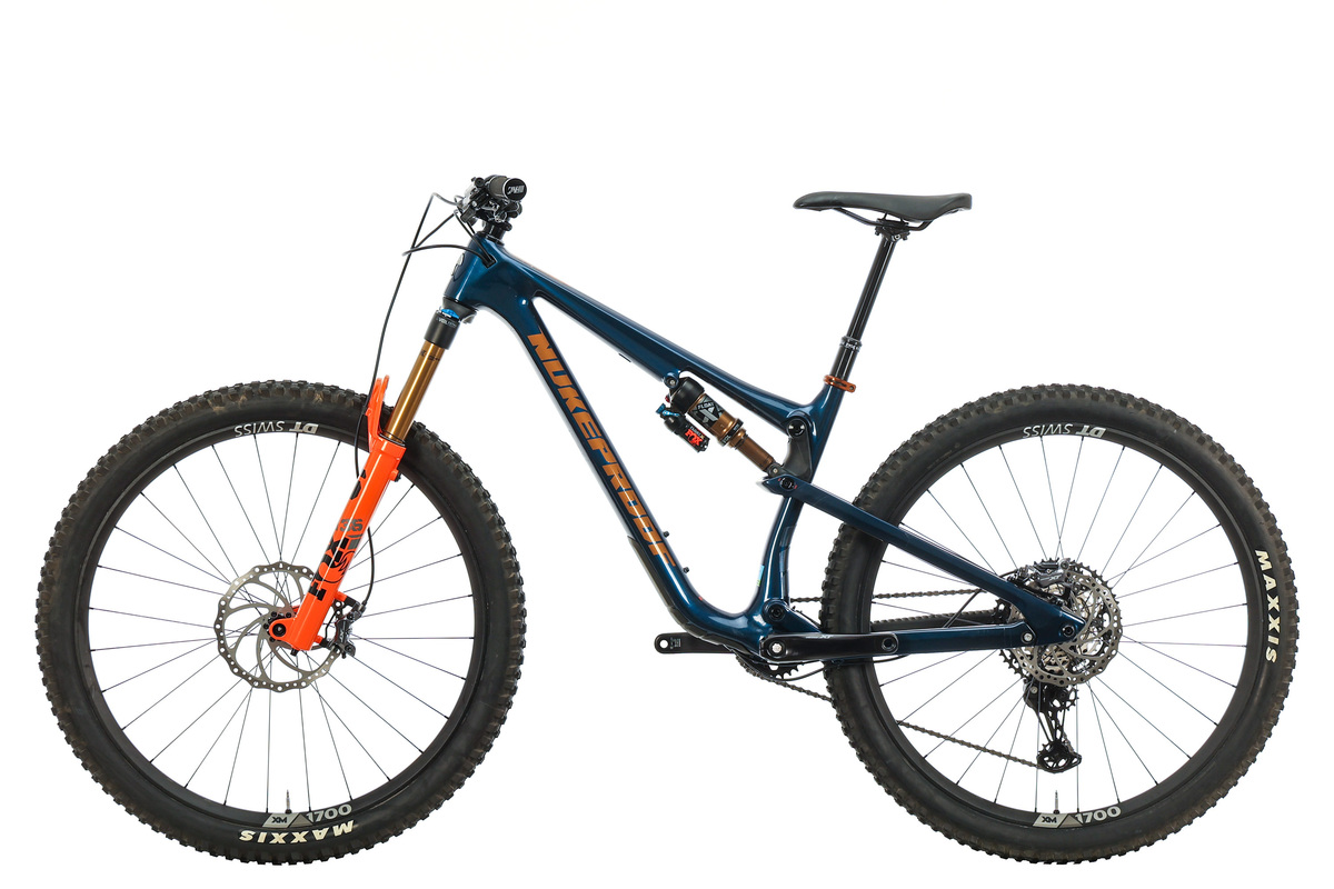 2022 Nukeproof Reactor 290