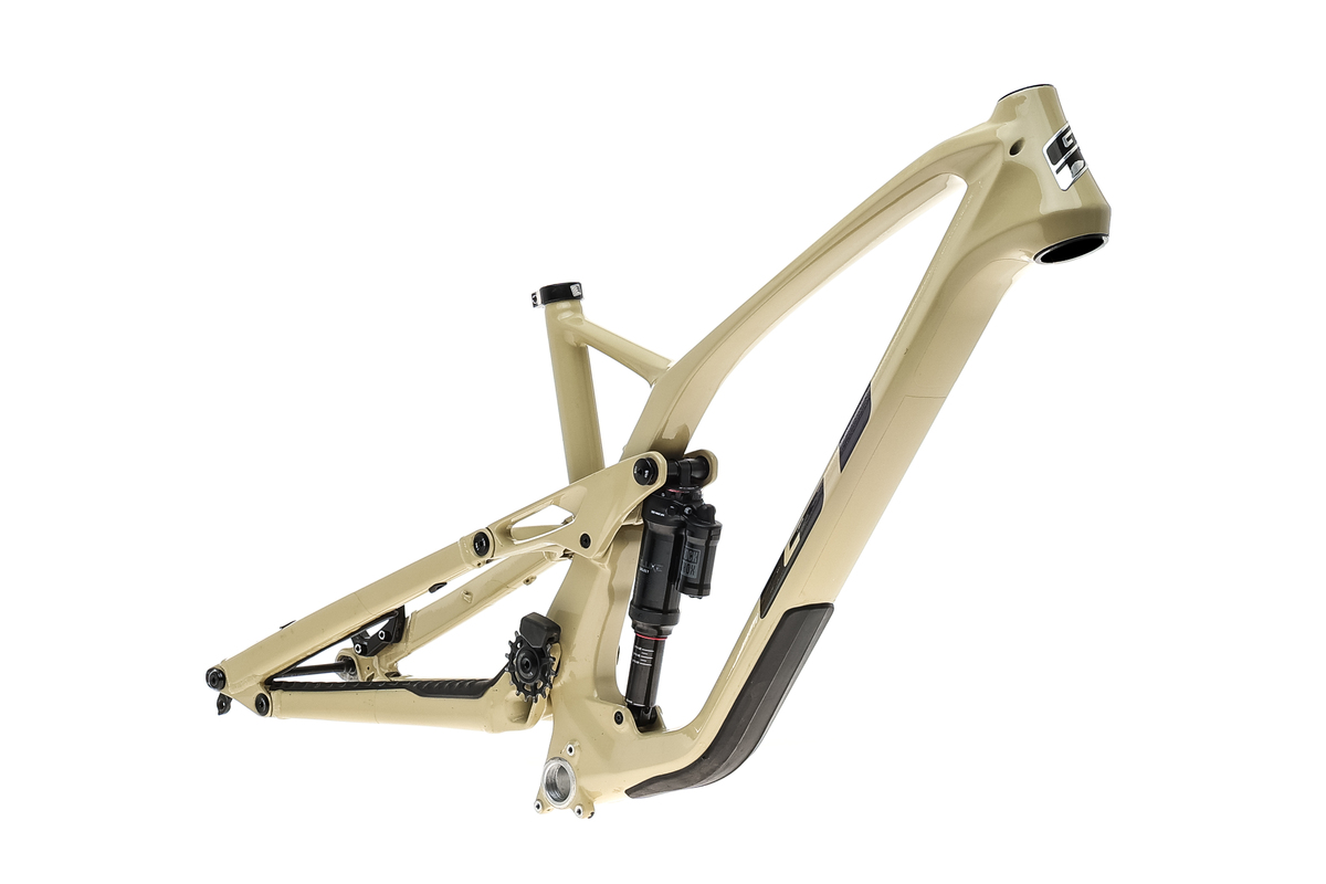 2022 GT Bicycles Force