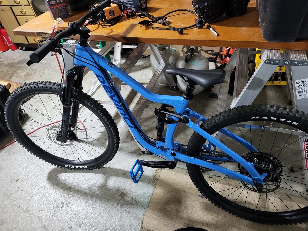 2023 Devinci Marshall