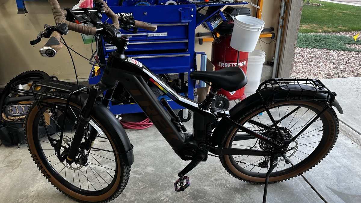 2022 Trek Powerfly FS 9 Equipped