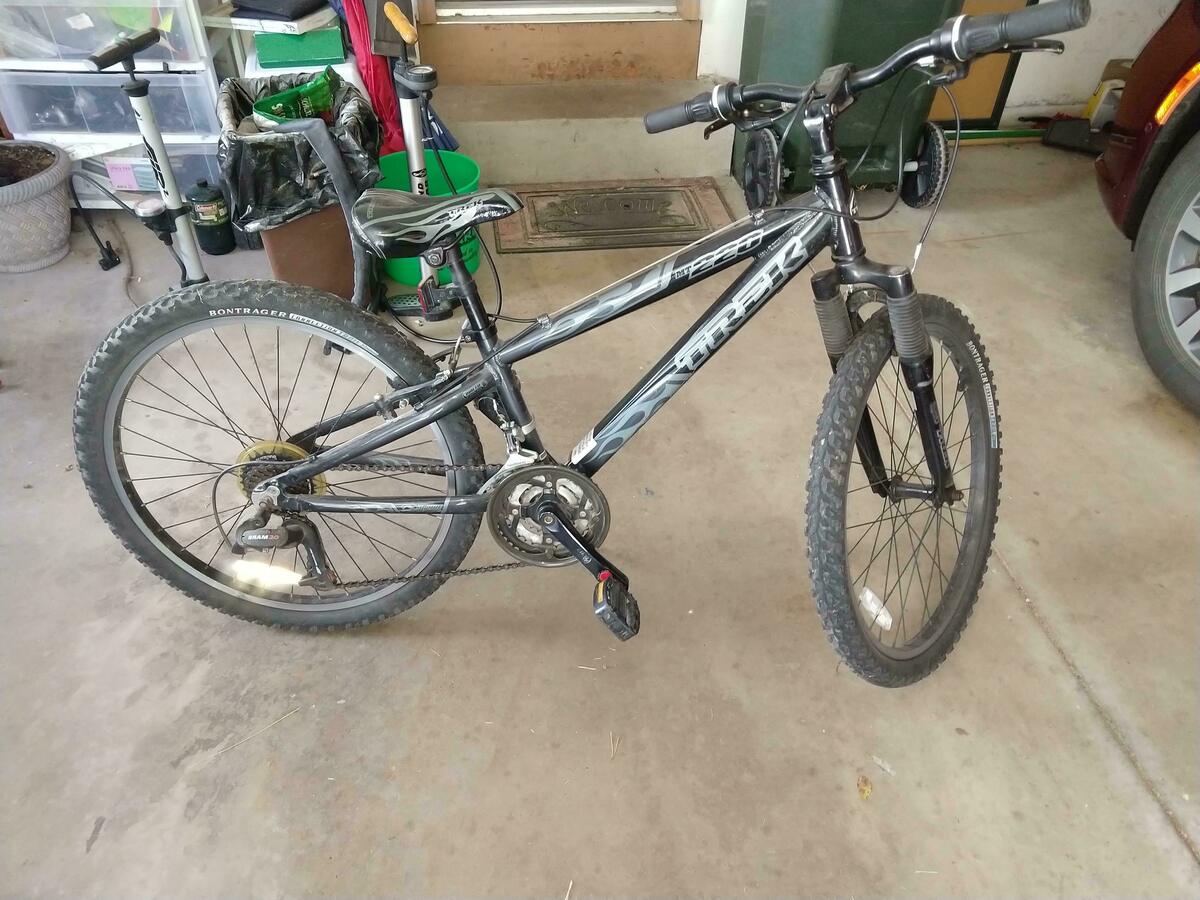 Trek MT 220