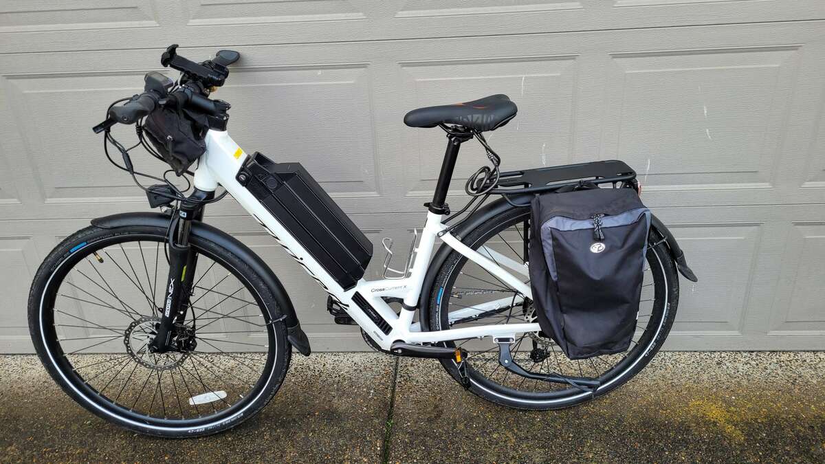 2023 Juiced Bikes CrossCurrent X Step Through