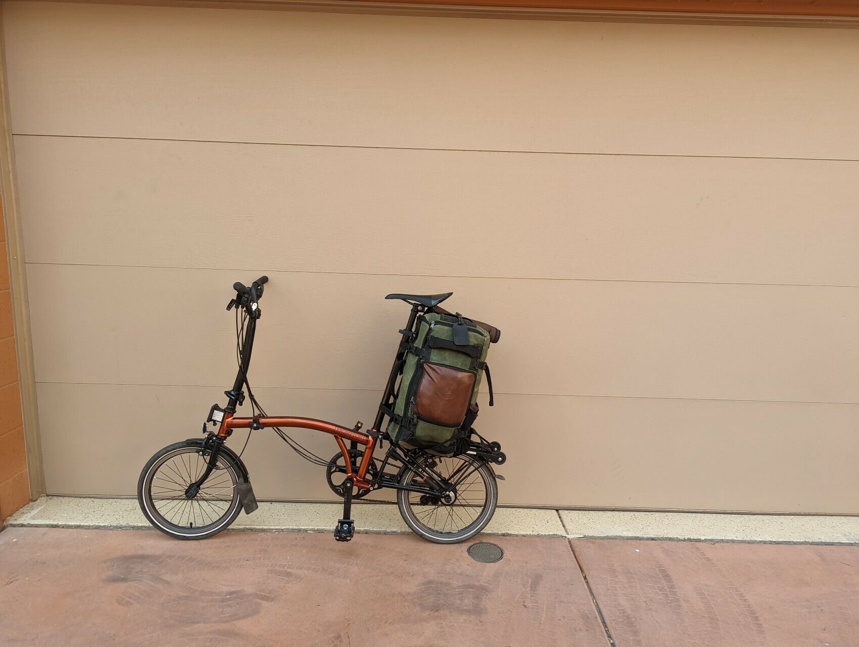 2022 Brompton Bicycle H6R Flame/Black, Black Edition