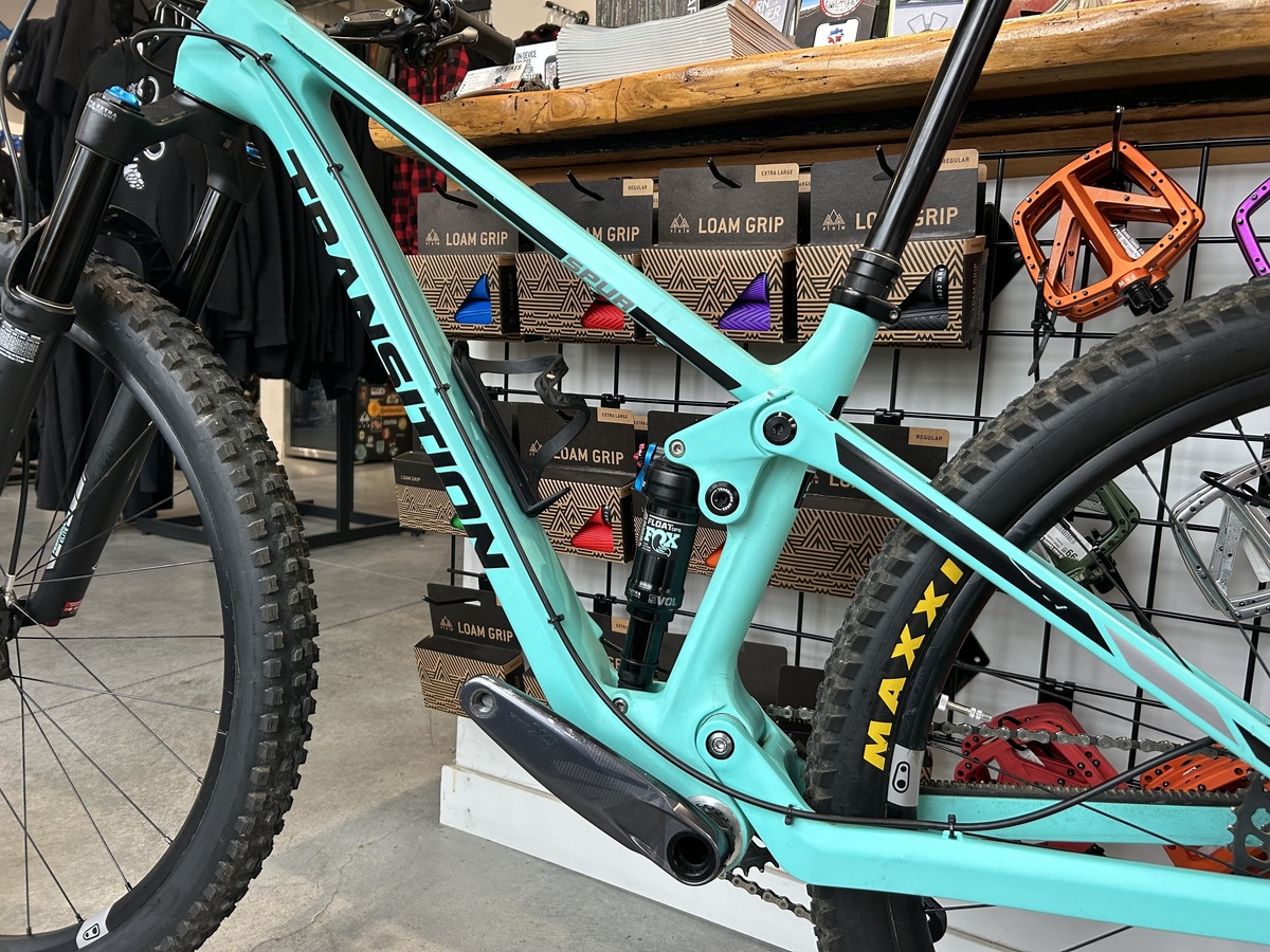 2023 Transition Bikes Spur