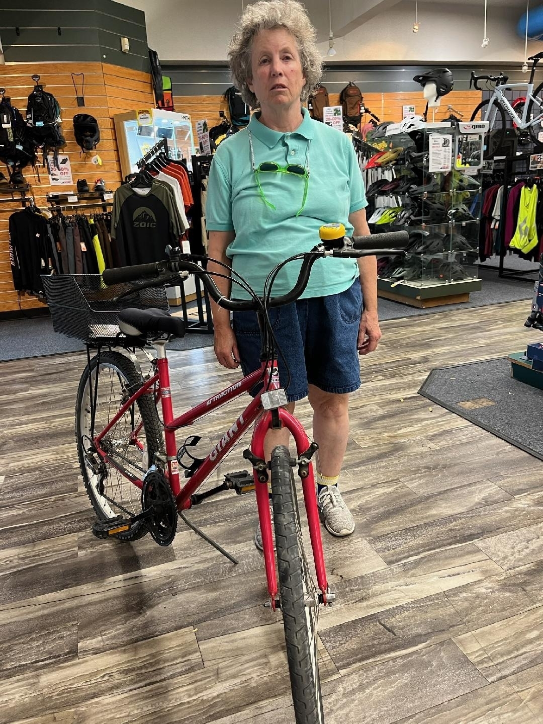 Giant Giant Attraction