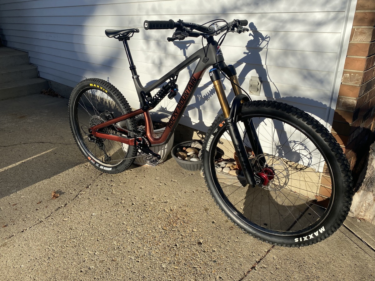 2023 Rocky Mountain Bicycles Altitude C70 Coil , Carbon, Medium,