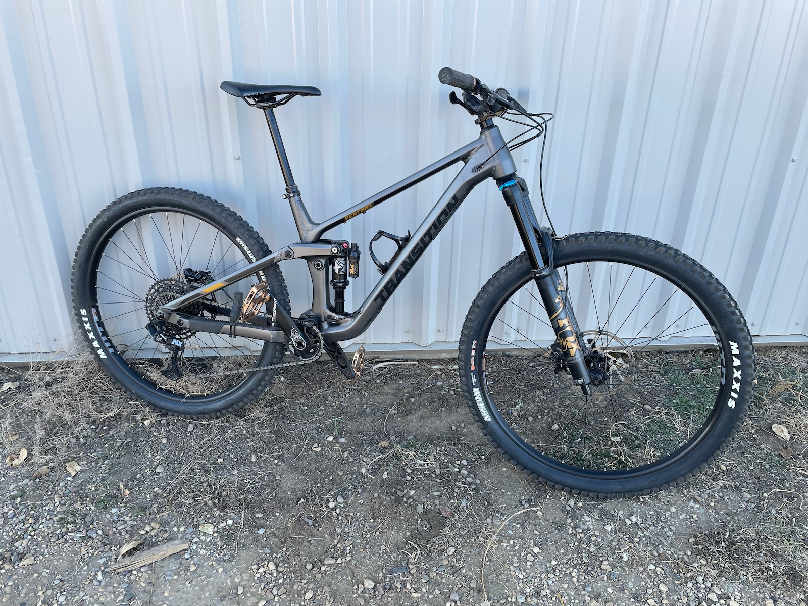 2022 Transition Bikes Sentinel GX alloy