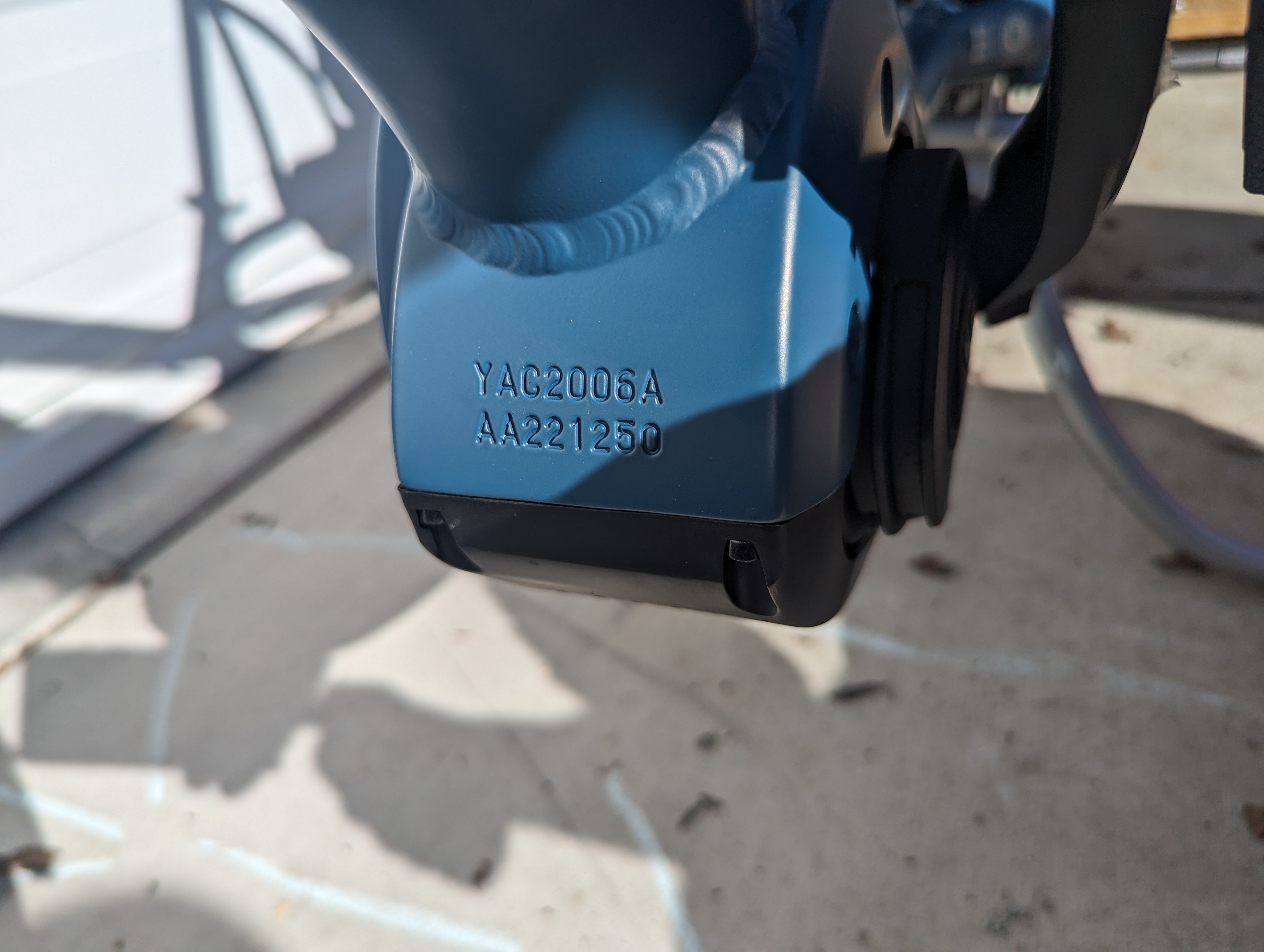 2024 Yuba Spicy Curry V3 cargo bike rear