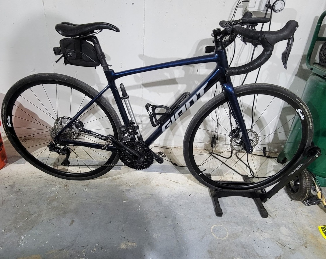 2021 Giant Contend AR 1