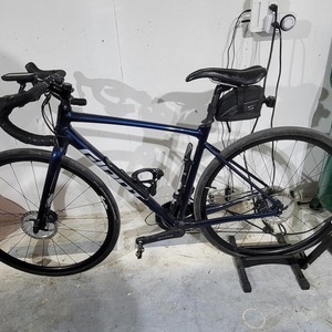 2021 Giant Contend AR 1