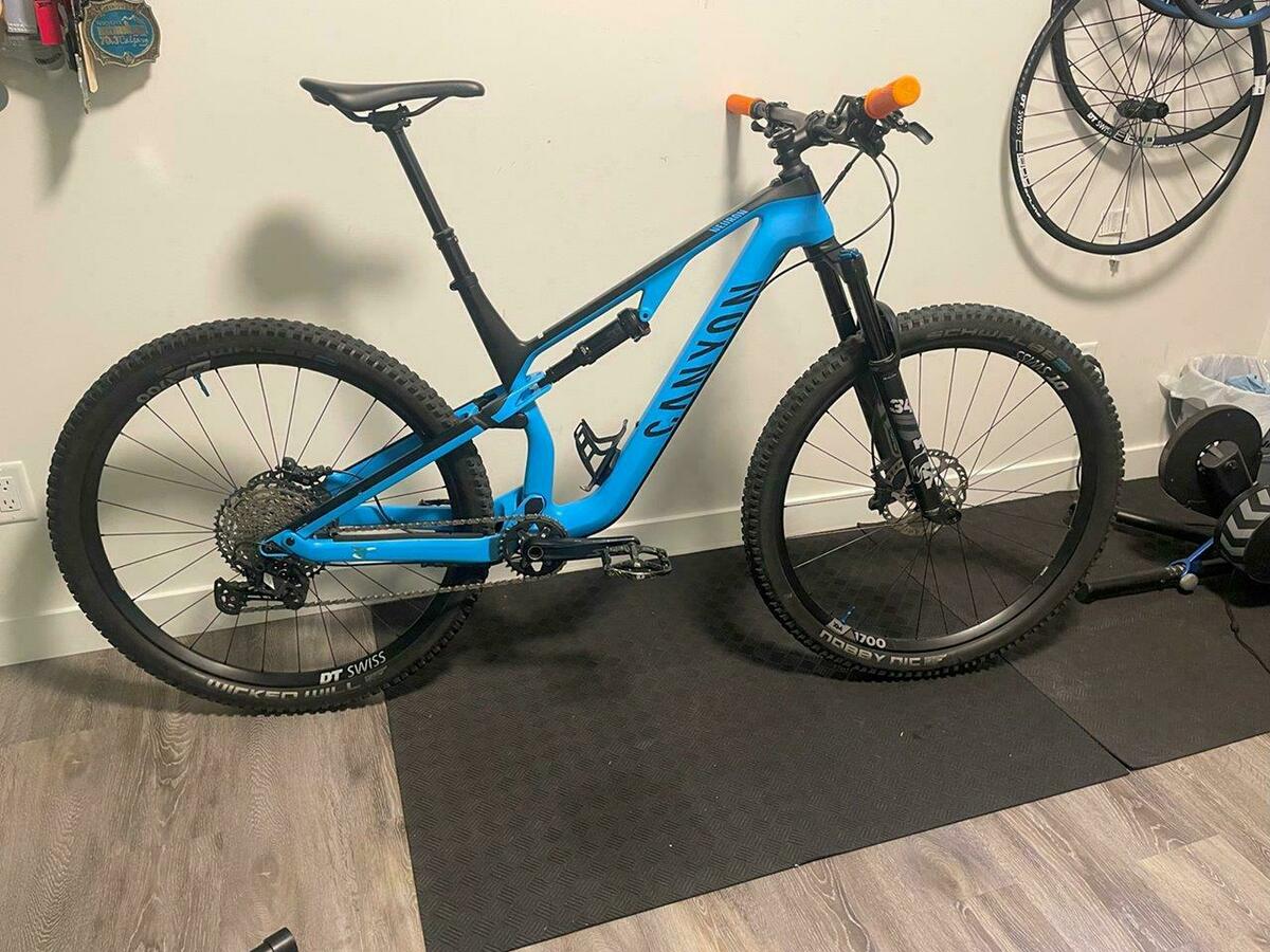 2022 Canyon bicycles Neuron CF 8