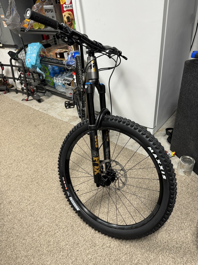 2024 Transition Bikes Sentinel